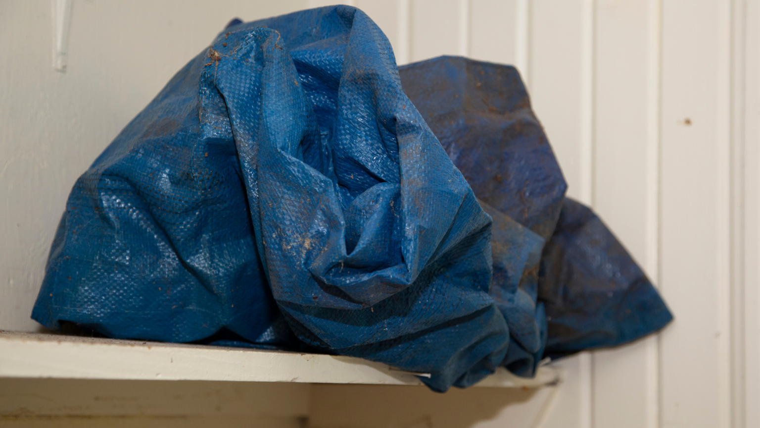 How to store a tarp - The Pine Street