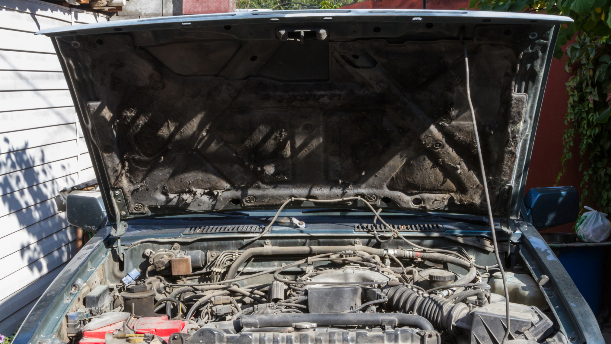 How to clean the insulation under the hood of your car - The Pine Street